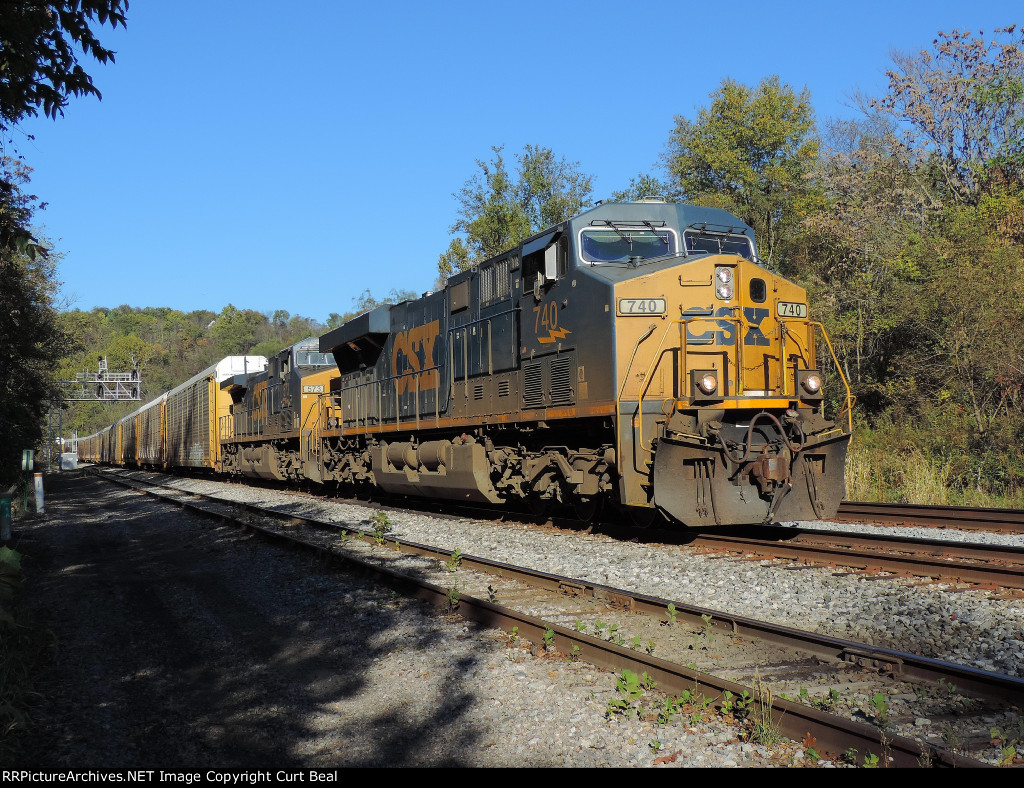 CSX 740 and 573